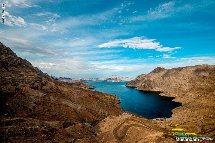 قطعة أرض ساحرة في عُمان تحيط بها الإمارات.. هل سمعت عن محافظة مسندم ...